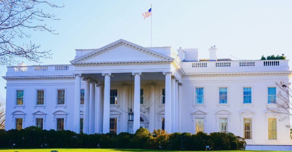 The Economic Times (Wealth) - Fast, Hassle-Free US Green Card? Key ...